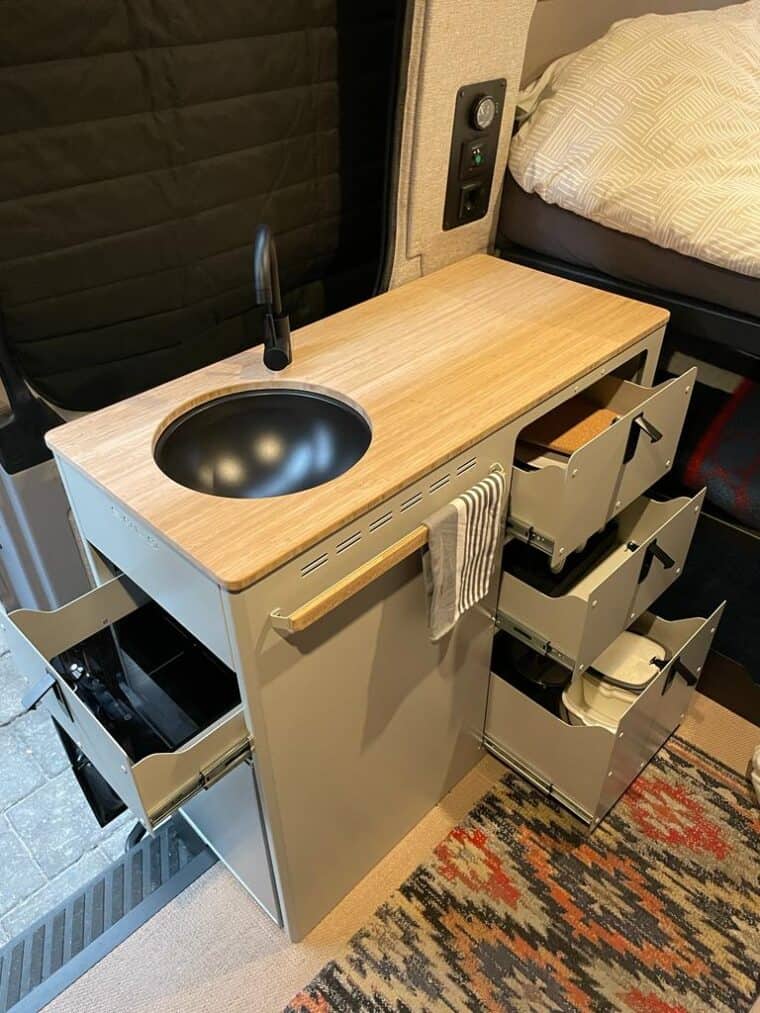 Sprinter- und Crafter-Ausrüstung- DUTCH VAN PARTS